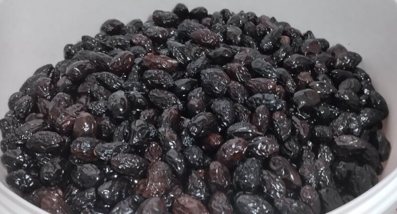 Black olives with salt (throumba) / Bulk - Cretan Corner