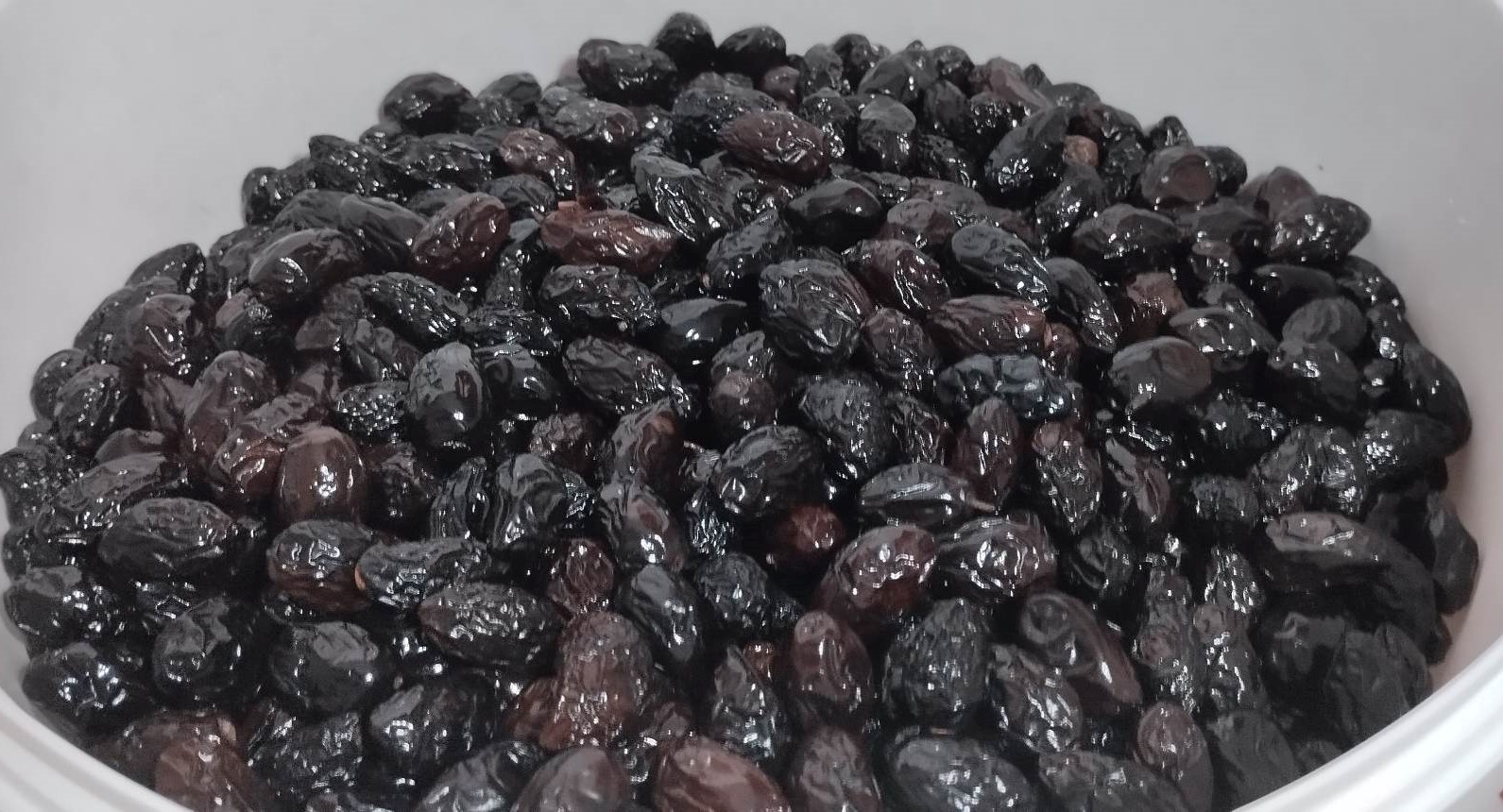 Black olives with salt (throumba) / Bulk - Cretan Corner